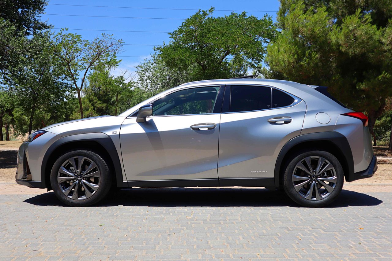 Lexus UX 250h: SUV compacto premium e híbrido - Loading Cars