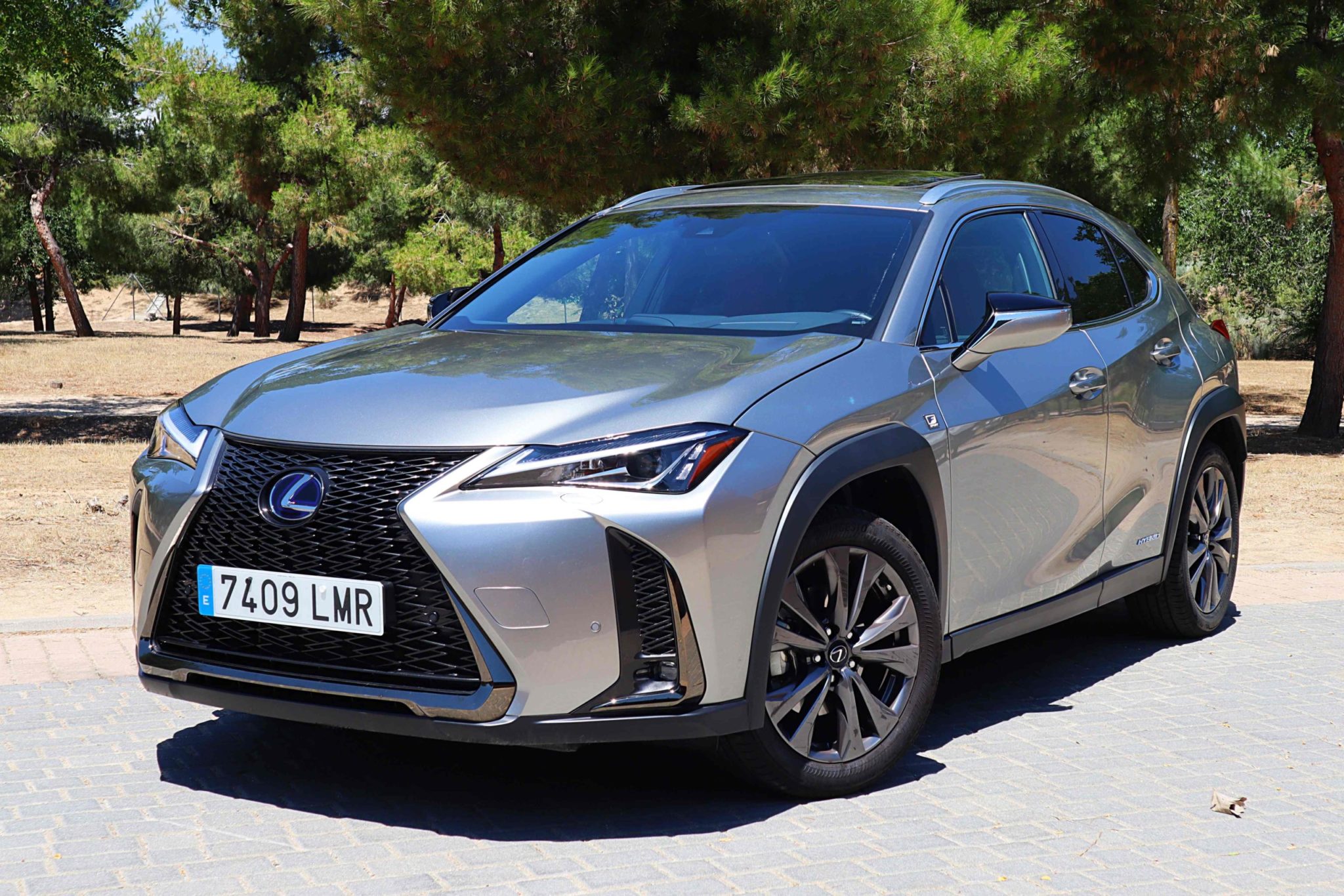 Lexus UX 250h: SUV compacto premium e híbrido - Loading Cars
