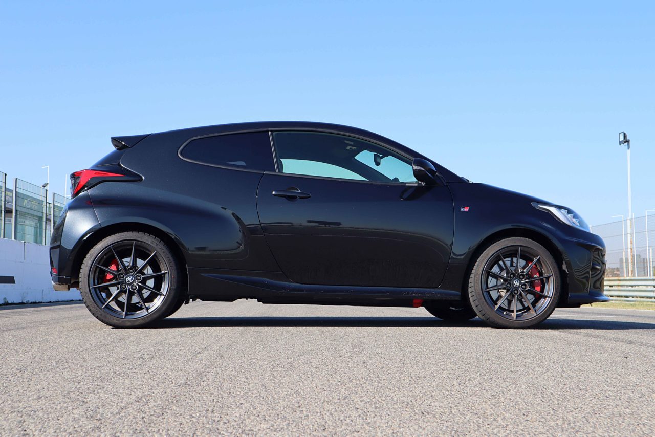 toyota gr yaris rz loadingcars 19 - Loading Cars