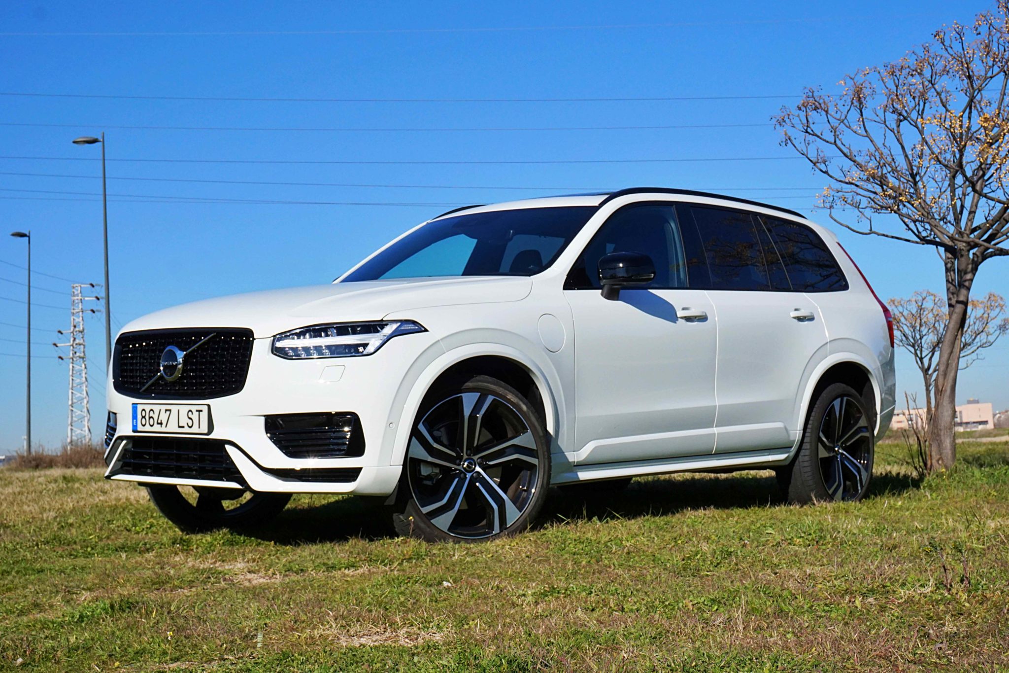 Volvo XC90 T8 e-AWD: el buque insignia que se enchufa - Loading Cars